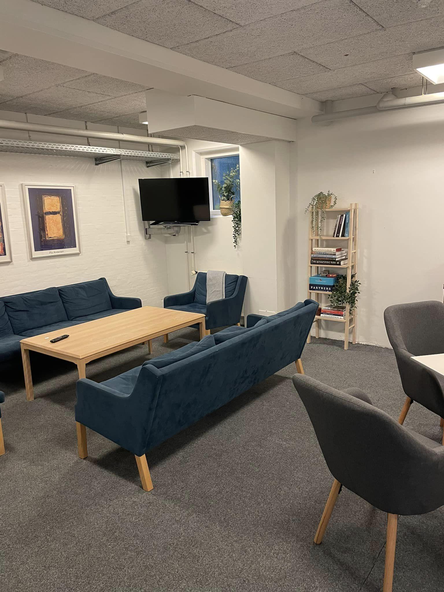 Sandbjerg Gods book hurtigt og direkte her ->