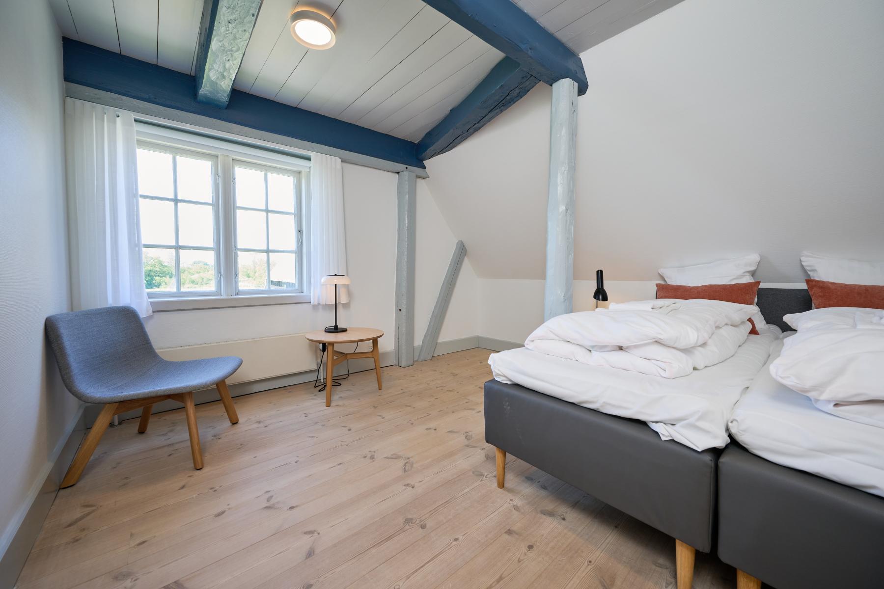 Sandbjerg Gods book hurtigt og direkte her ->