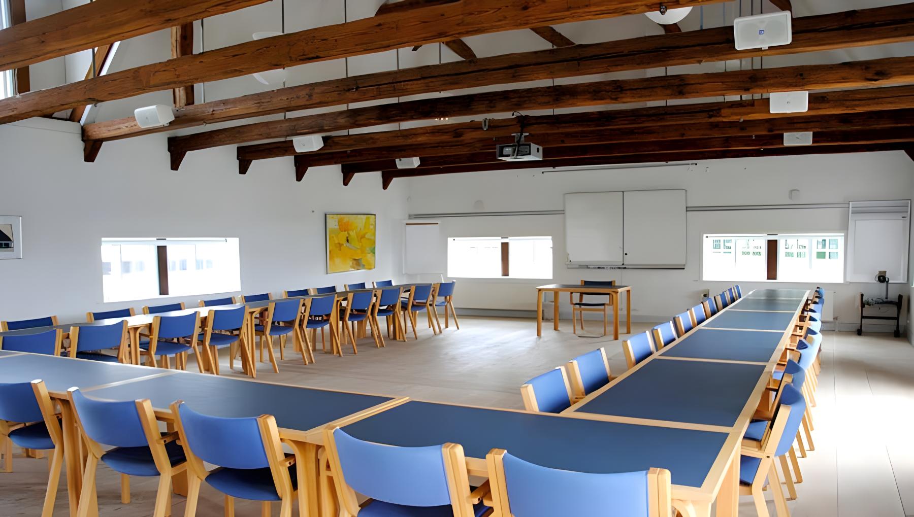 Sandbjerg Gods book hurtigt og direkte her ->