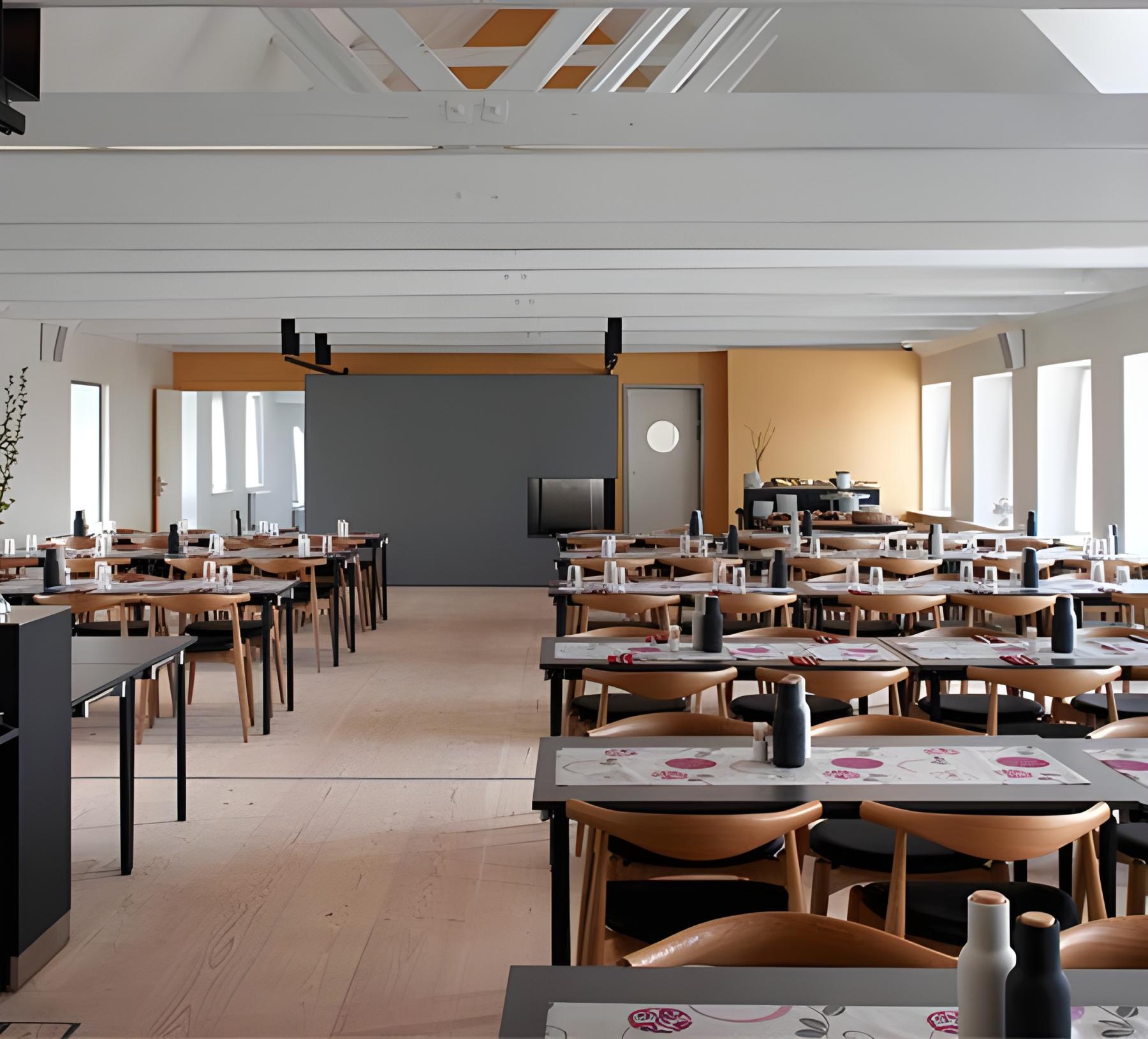 Sandbjerg Gods book hurtigt og direkte her ->