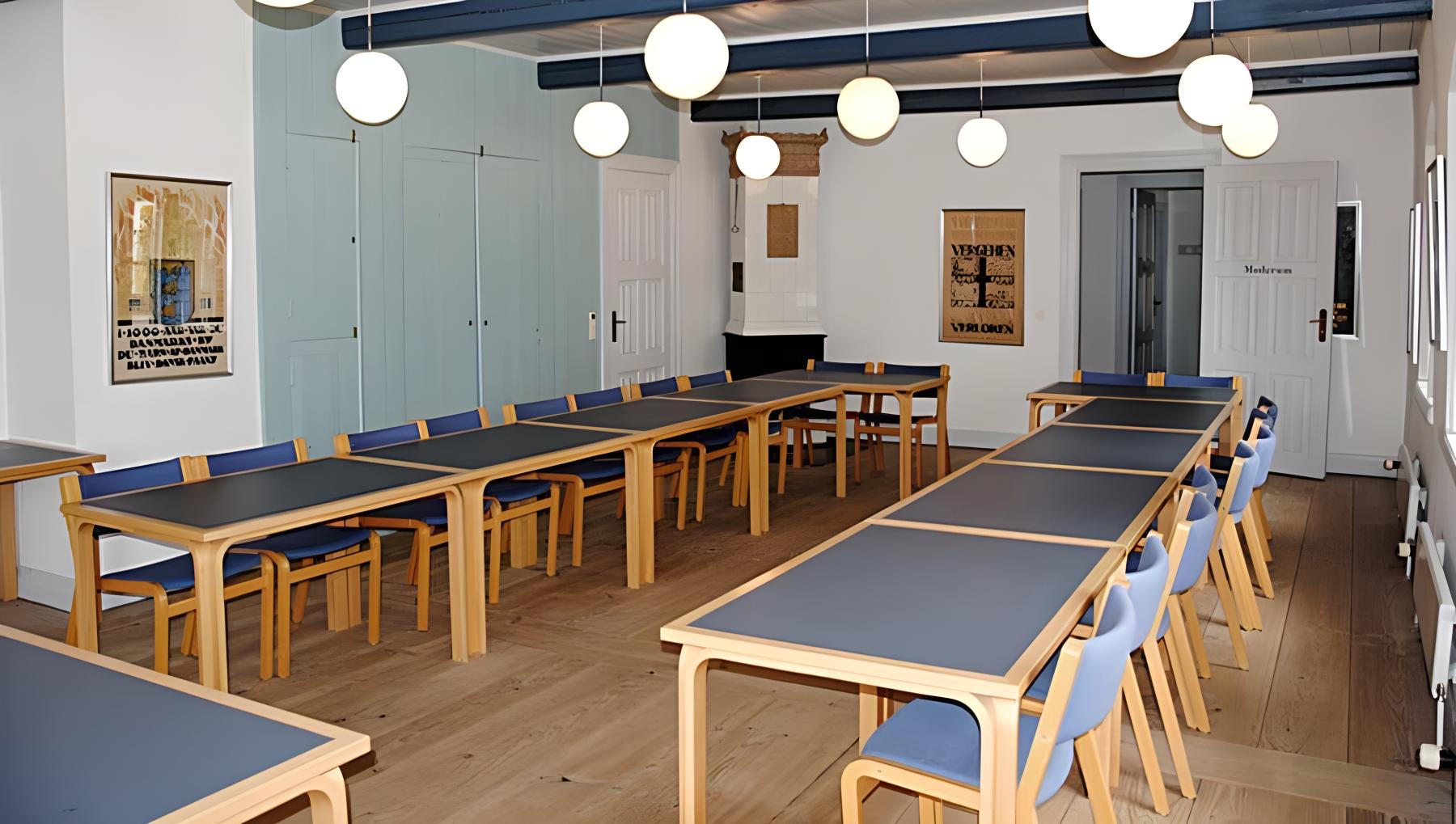 Sandbjerg Gods book hurtigt og direkte her ->