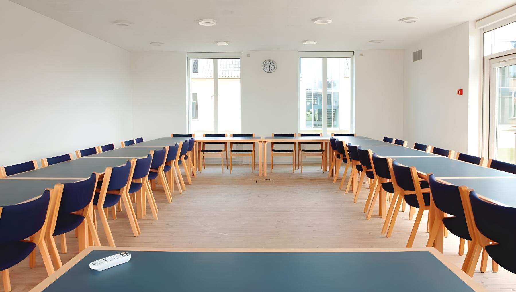 Sandbjerg Gods book hurtigt og direkte her ->